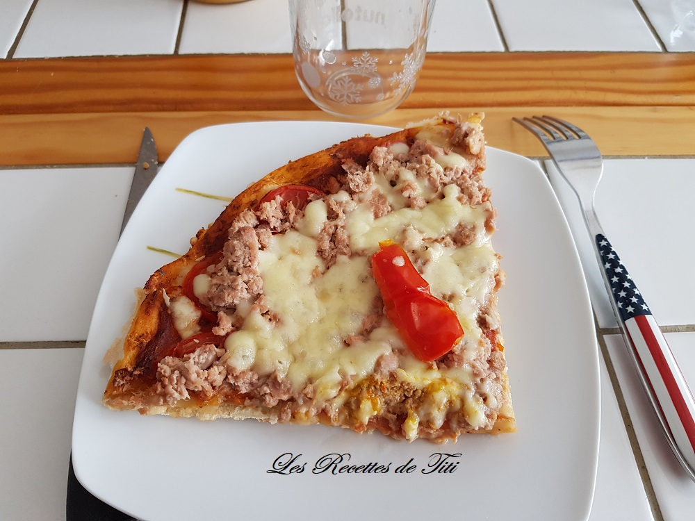 Pizza tomates et thon | Les Recettes de Titi